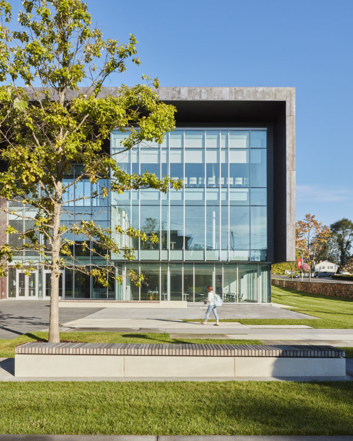 Sacred Heart University Campus Landscapes – Sasaki