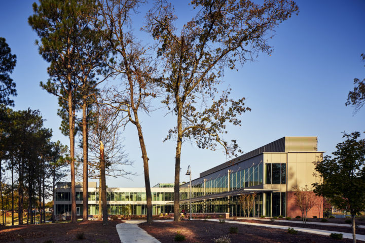Methodist University Thomas R. McLean Health Sciences Building – Sasaki